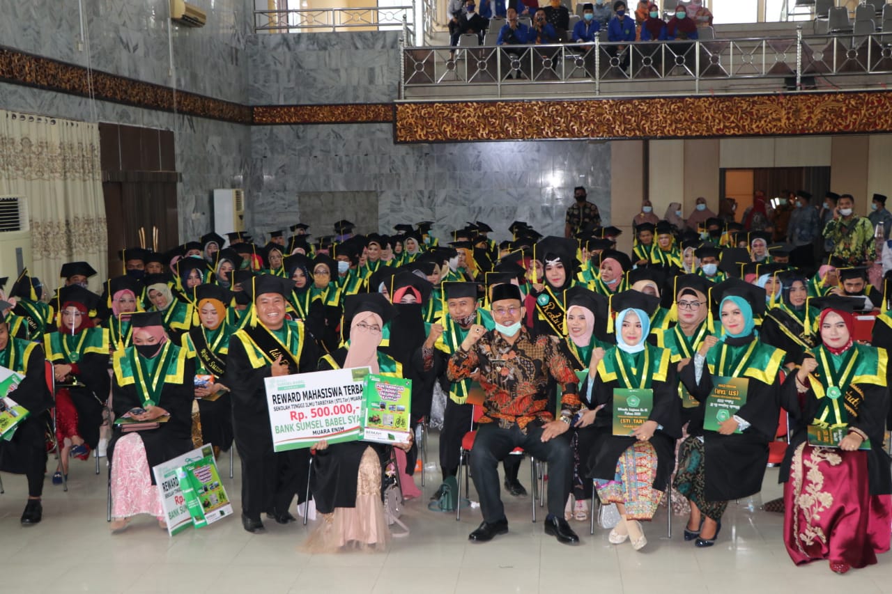 Ikut Sematkan Tali Toga, Pesan Juarsah kepada Wisudawan STI Tarbiyah ...